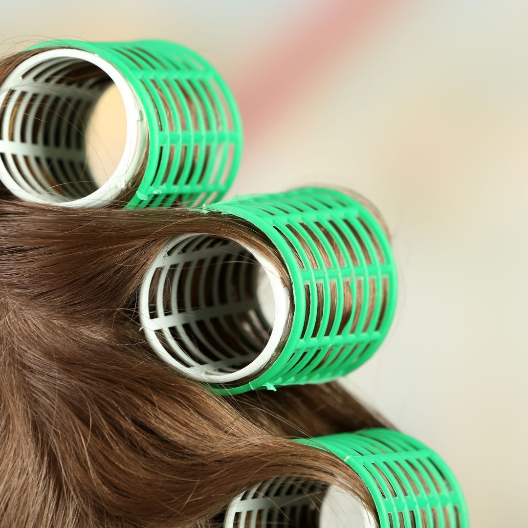 Best tips to combat frizz in humid weather - De Arte Hair Studio